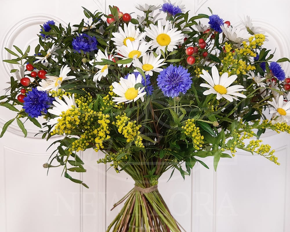 Aranjament cu Flori de Camp si Albastrele | OkFlora.ro